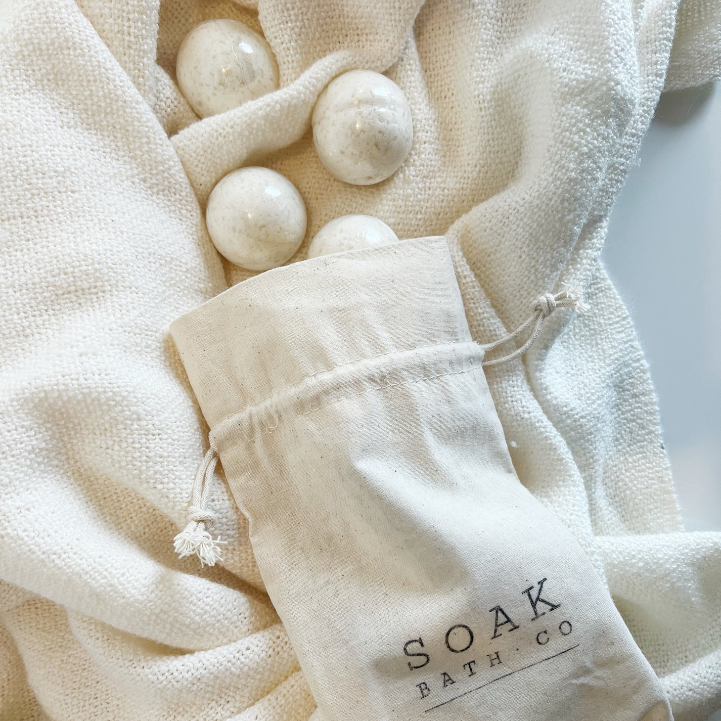 Mini Bath Bomb Bundle: 10 Mini Oatmeal, Milk + Honey Bath Bombs by SOAK ...